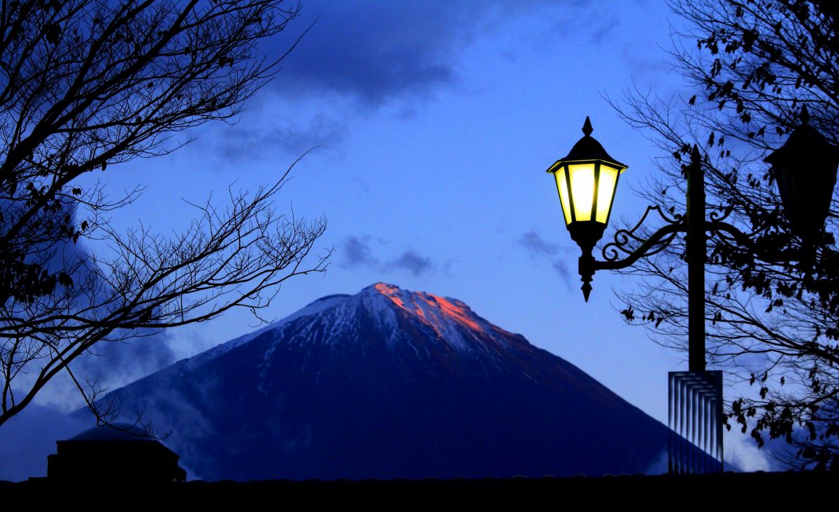 ℛomantic ℱujiyama | GANREF