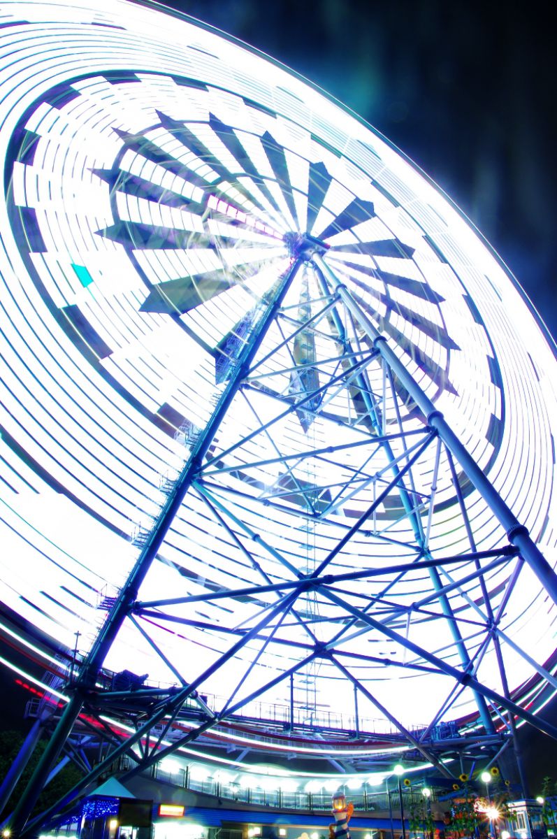 Geometric pattern of light | GANREF