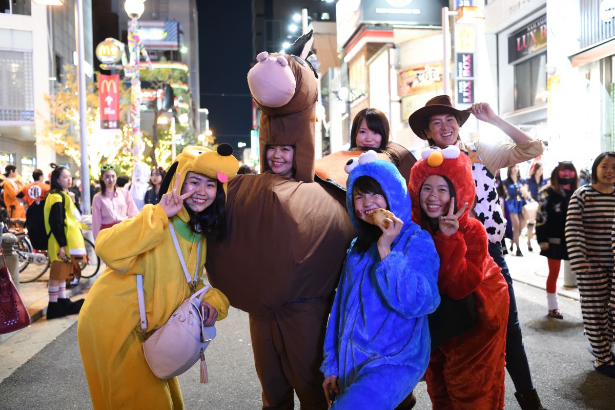 Halloween Night | GANREF