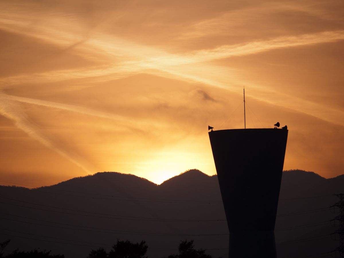 晩秋の夕暮れ RAW | GANREF