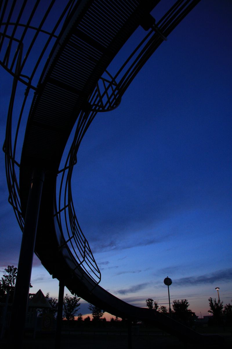 Slow in, Fast out | GANREF