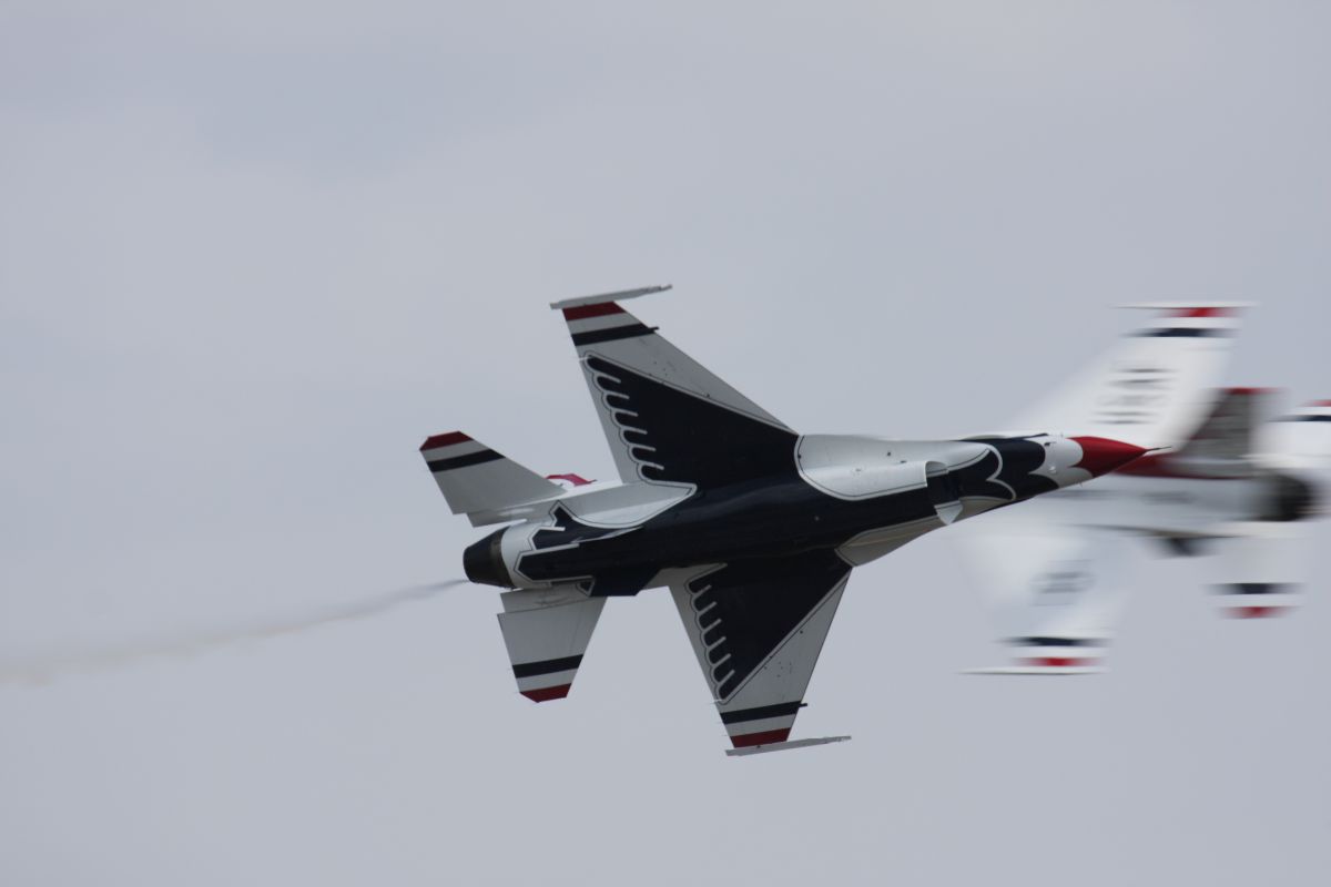 OPPOSING KNIFE EDGE | GANREF