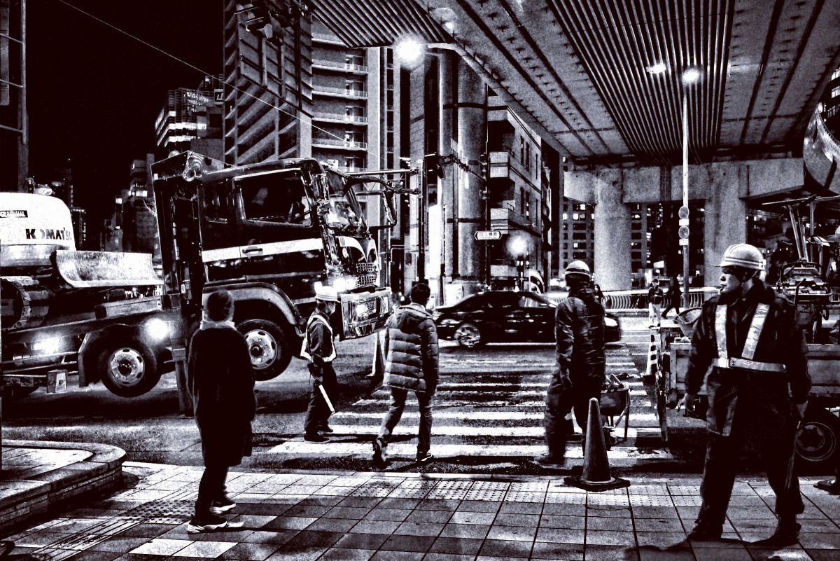 Workman in the night | GANREF