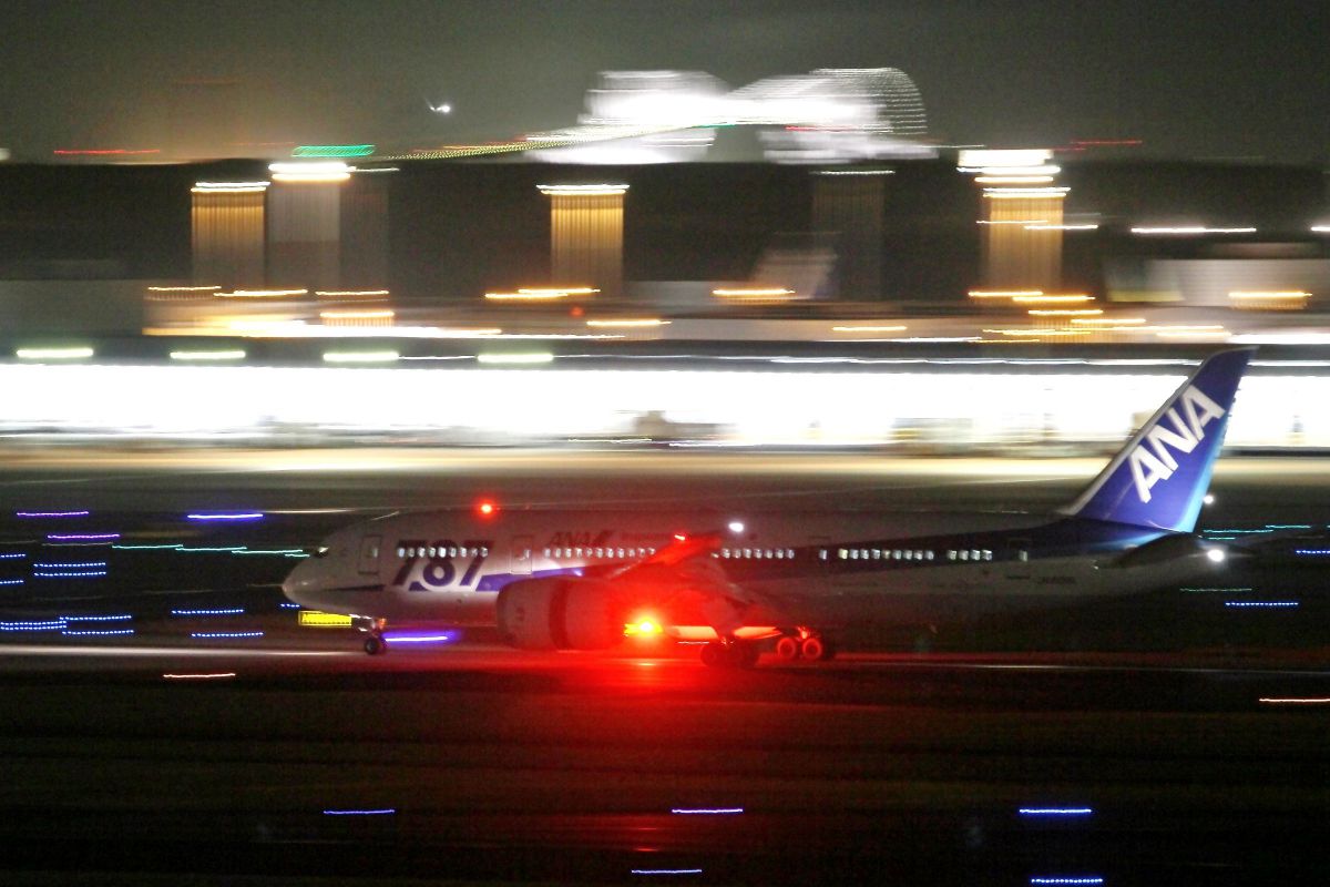 B8 AT NIGHT | GANREF