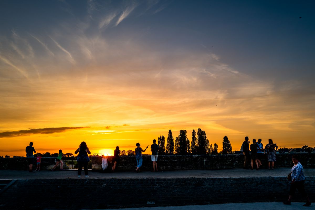 Sunset Showtime | GANREF