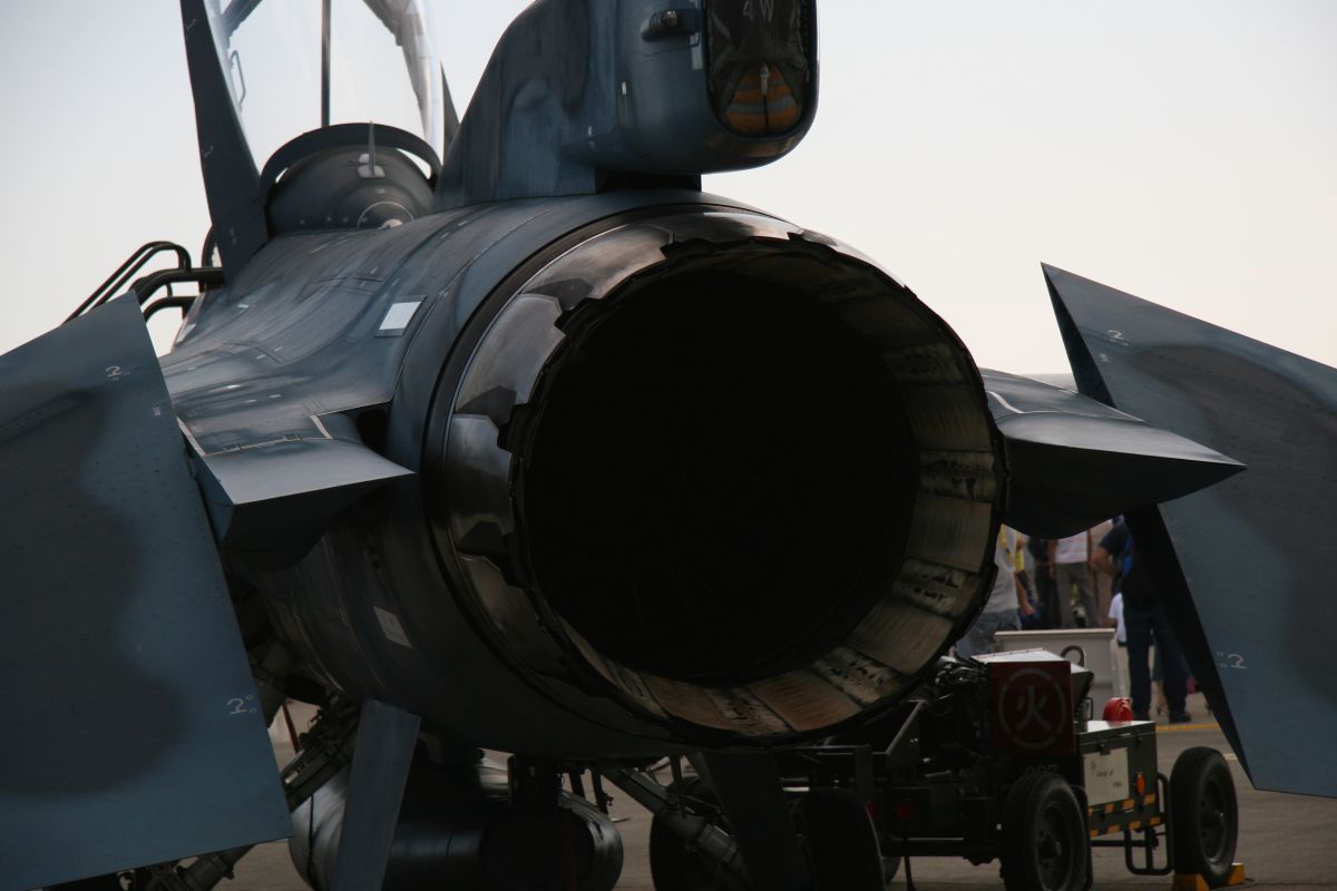 ZEROの後ろ姿 | GANREF