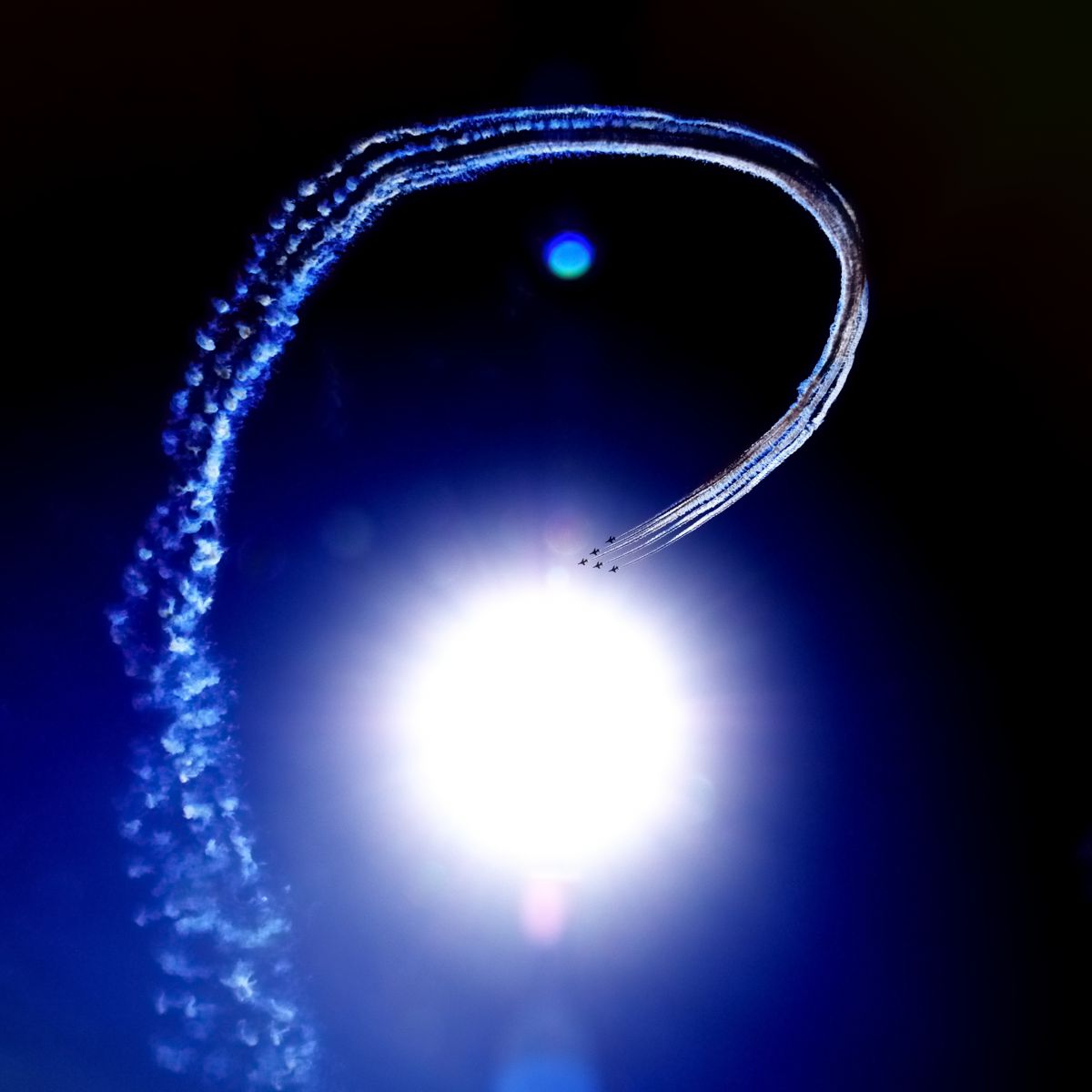 Dive into the sun | GANREF