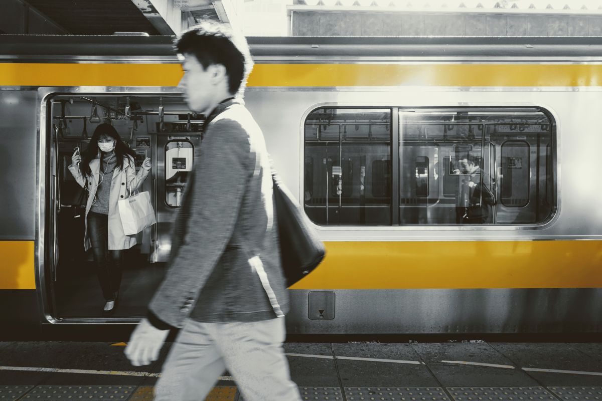 yellow train | GANREF