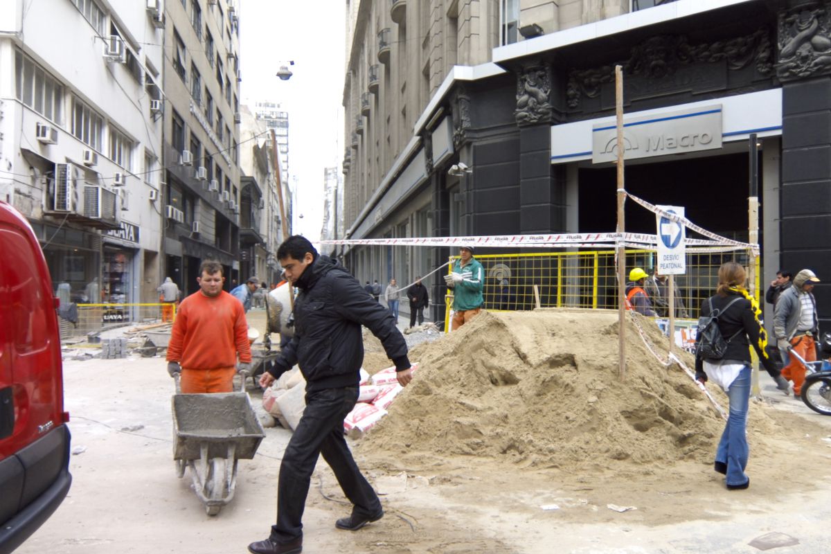 under construction | GANREF