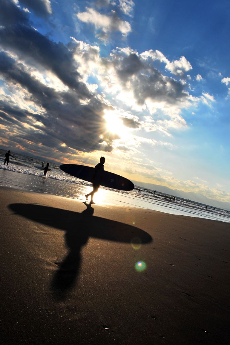 Sunset Surfer | GANREF