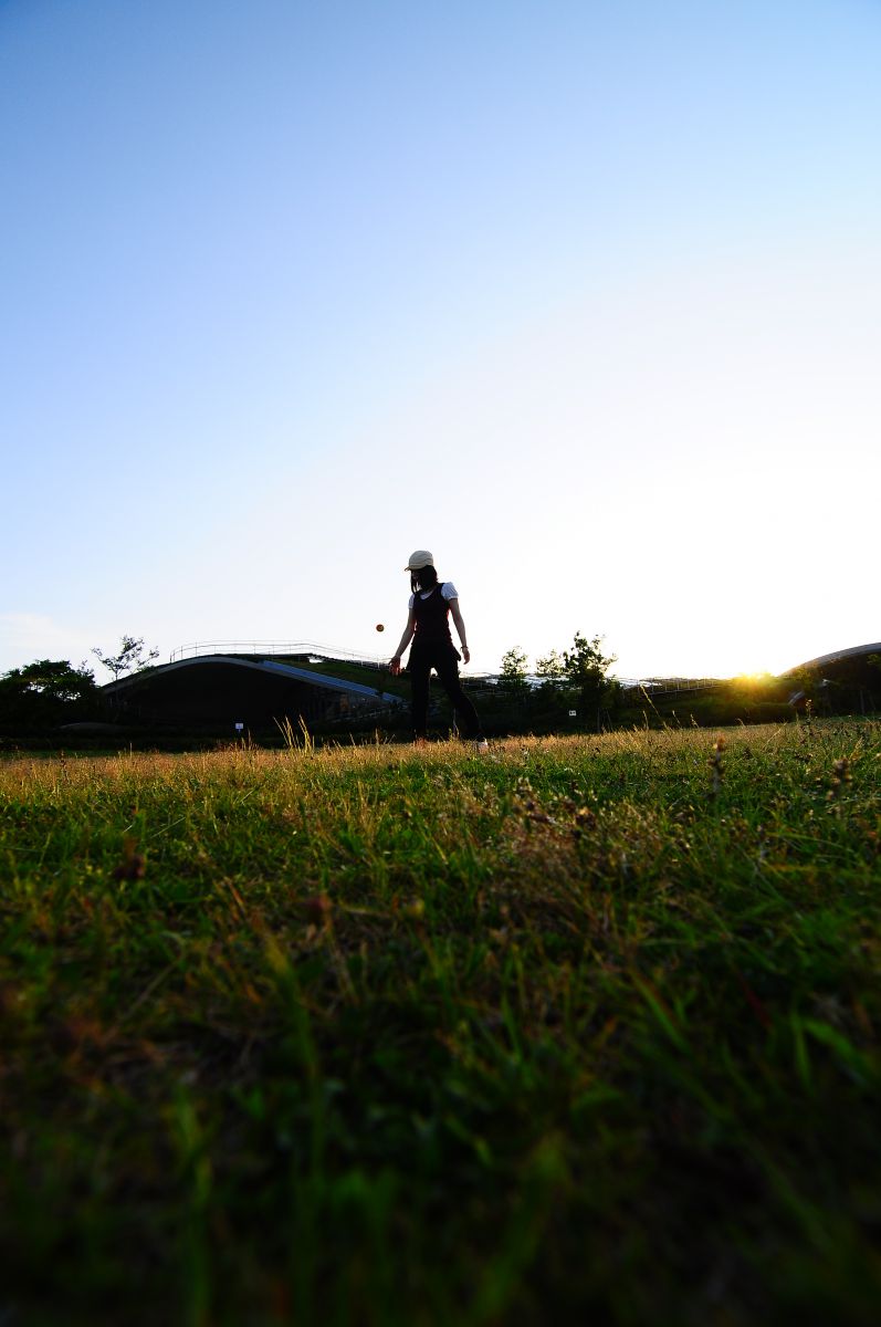 a Girl and a Ball.jp | GANREF