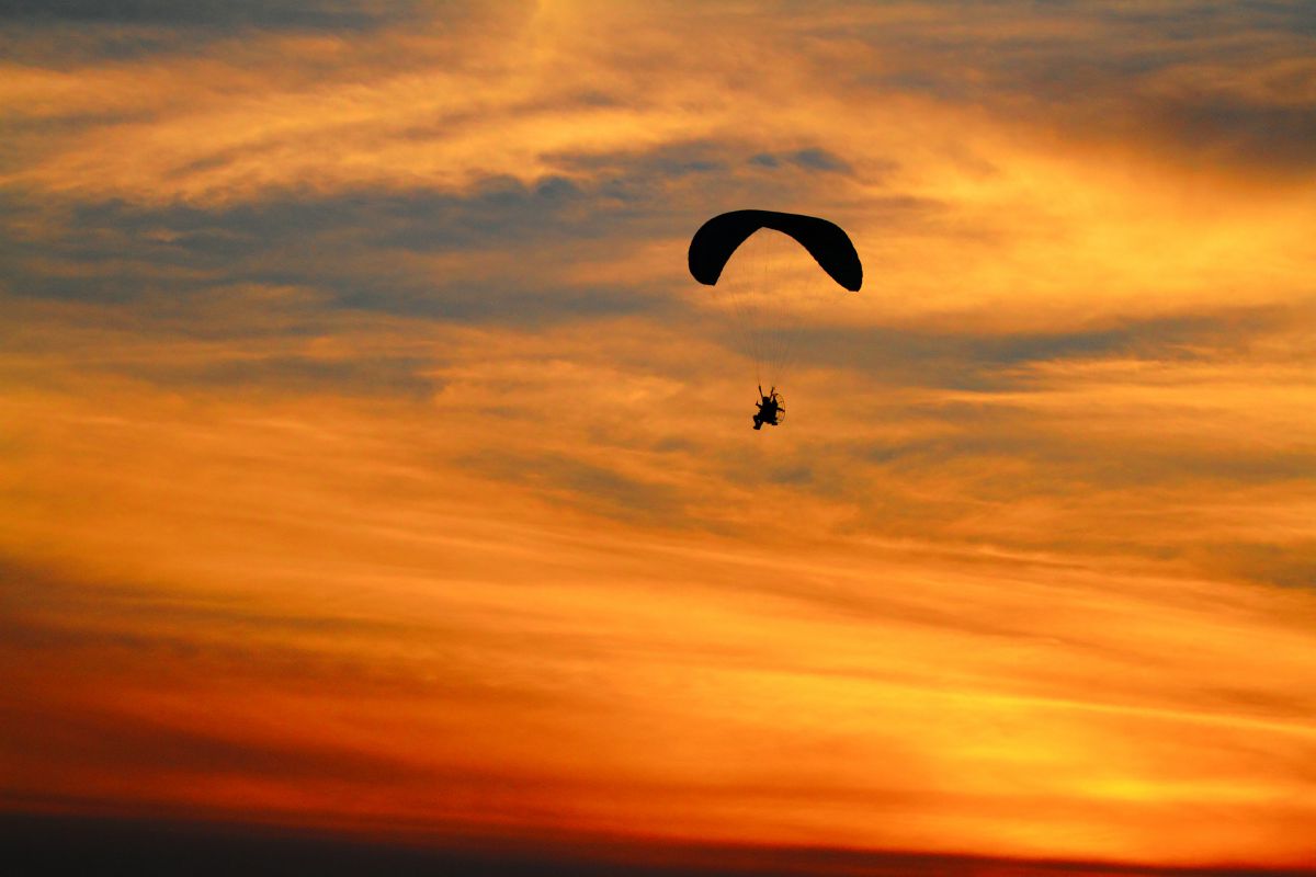 Sunset Flight | GANREF