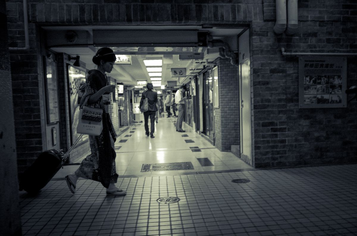 across the Shokudogai | GANREF