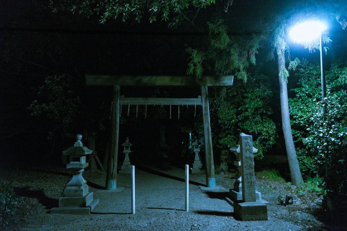 night shrine (no tripod) | GANREF