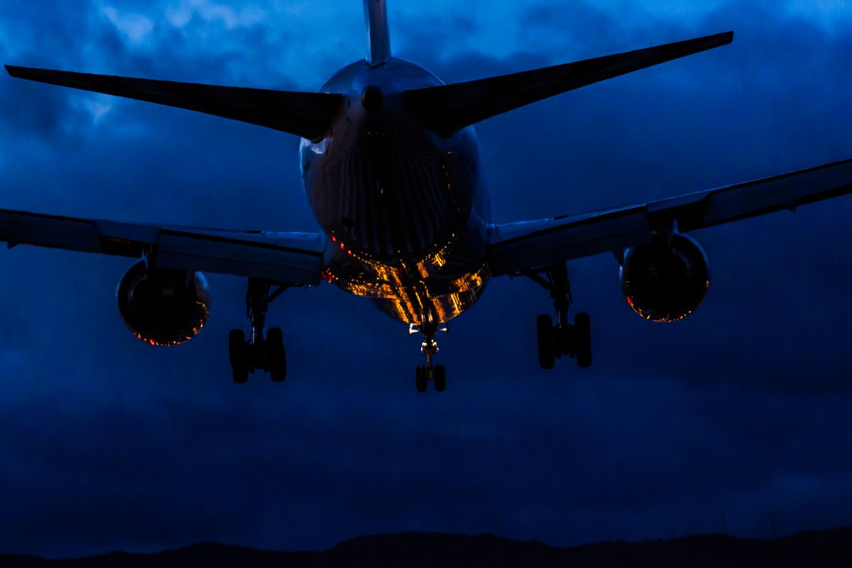 Twilight landing | GANREF