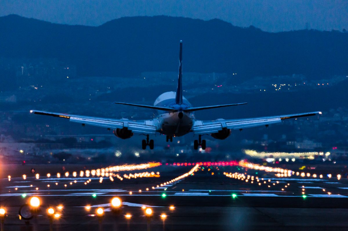 Twilight Landing | GANREF