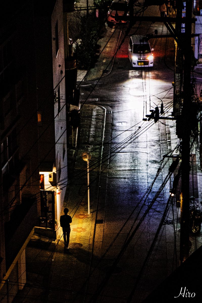 walking alone at night | GANREF