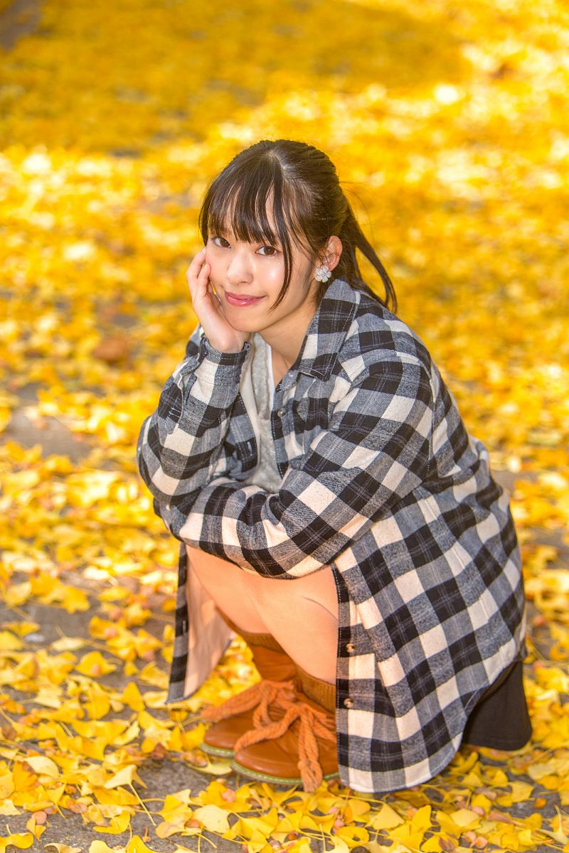 銀杏並木にて・2 | GANREF