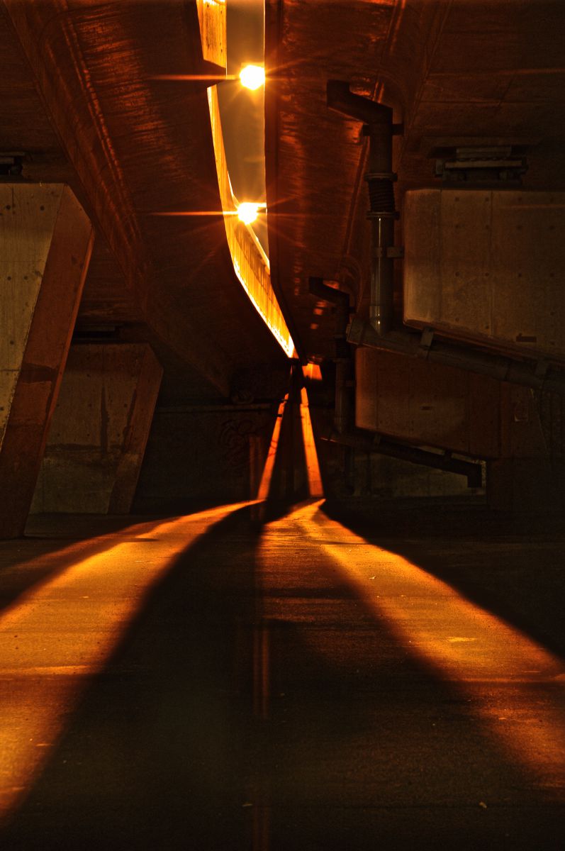 Under the bridge | GANREF