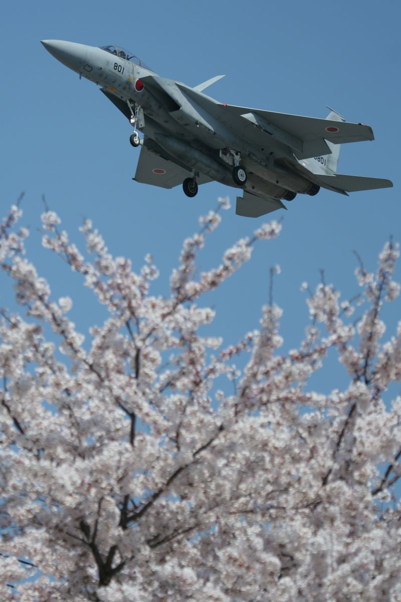 half a mile from runway28 | GANREF