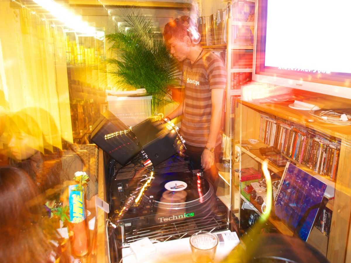 DJ Night at Madosh Cafe | GANREF