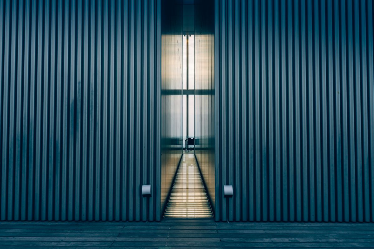 地上300mの間隙 | GANREF