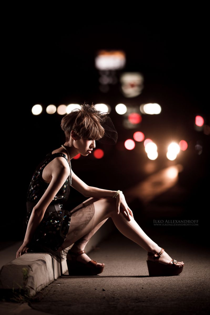 Waiting in the night | GANREF