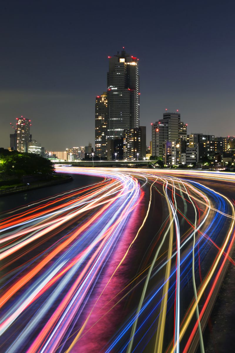 Light Trace on the river | GANREF