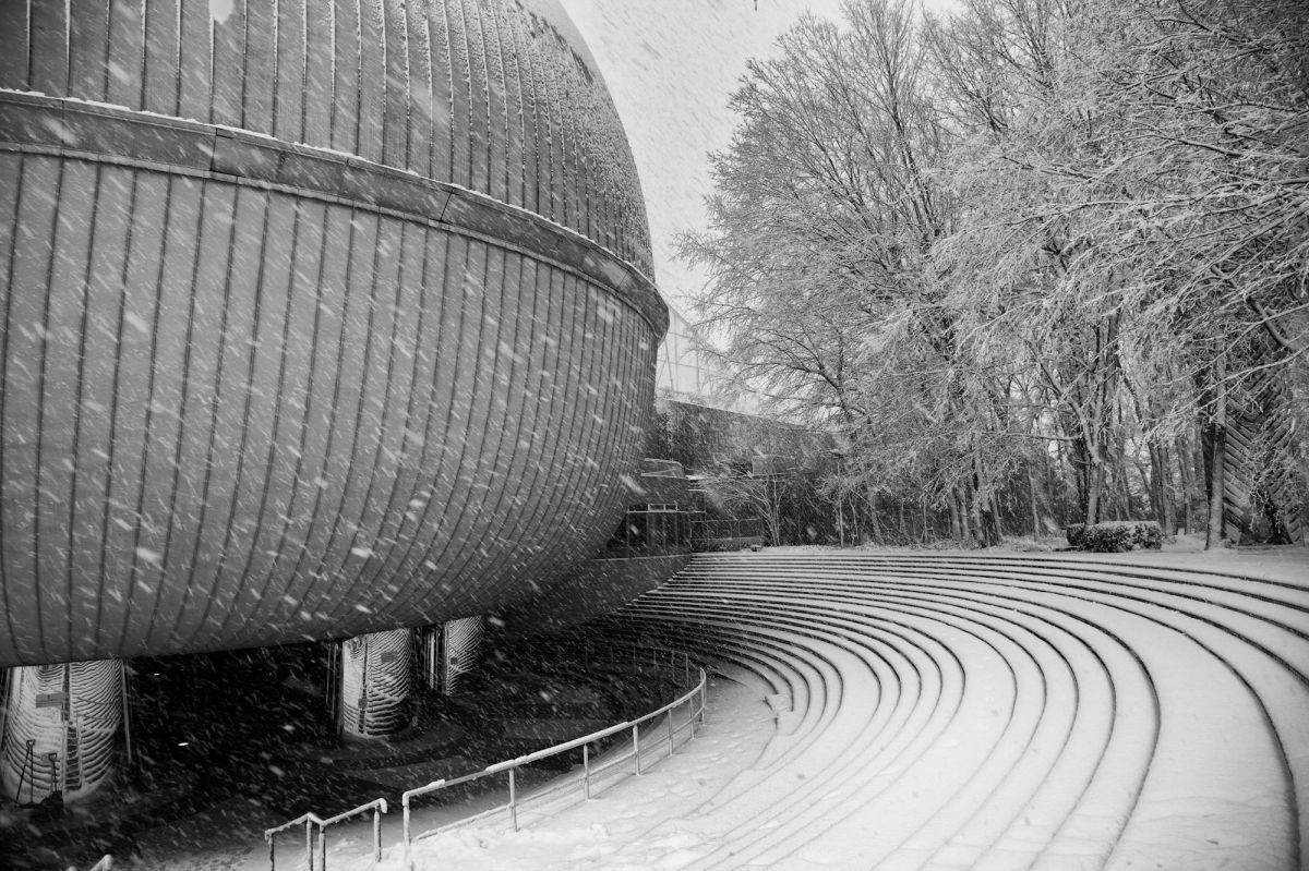Sphere in the Snow | GANREF