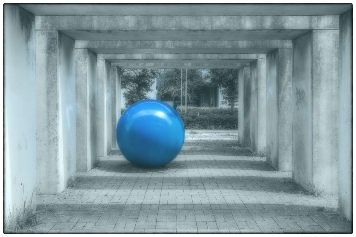 Blue ball | GANREF