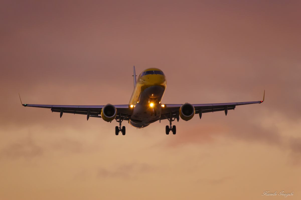 Twilight final approach | GANREF