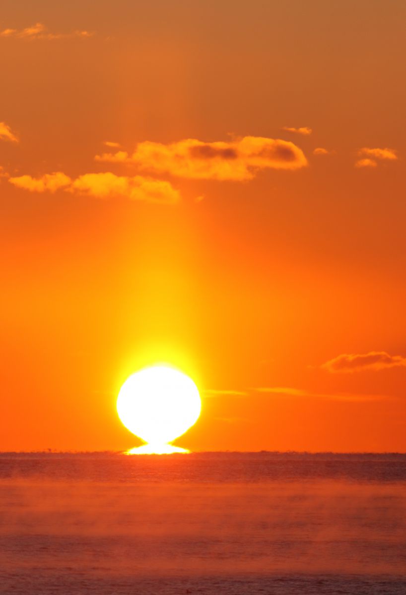 毛嵐の海から・日の出with sun pillar | GANREF