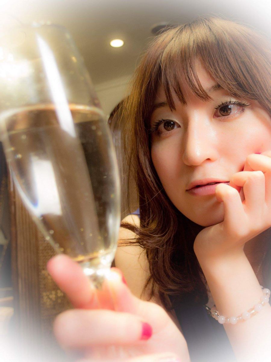 Champagne’s shower | GANREF