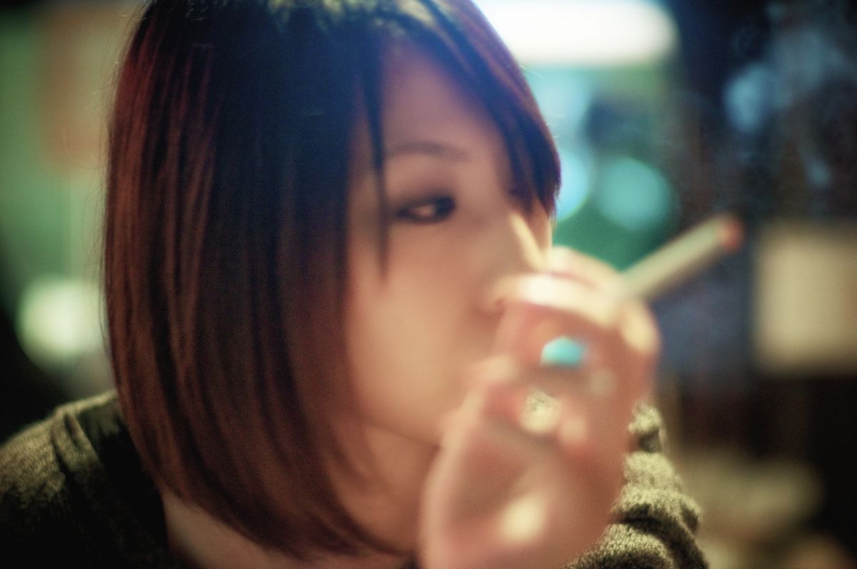 SMOKING LADY | GANREF