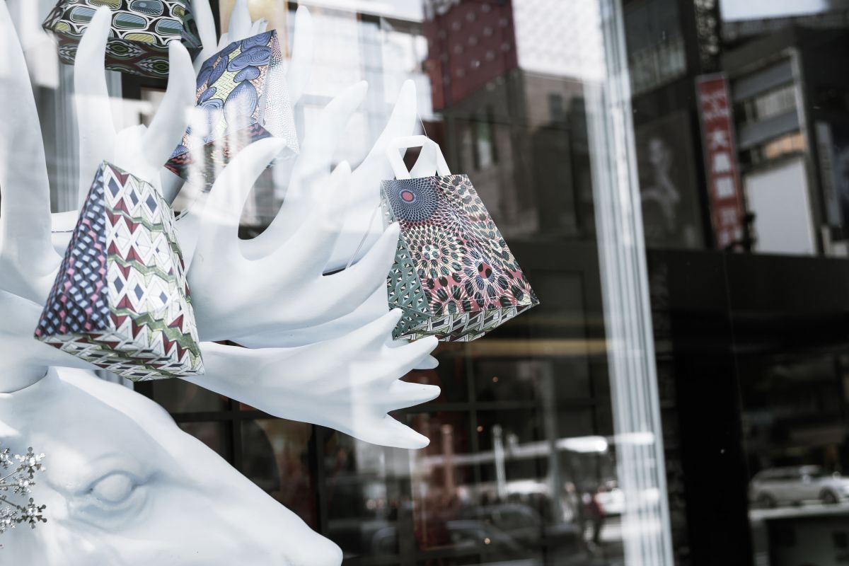 A show window | GANREF