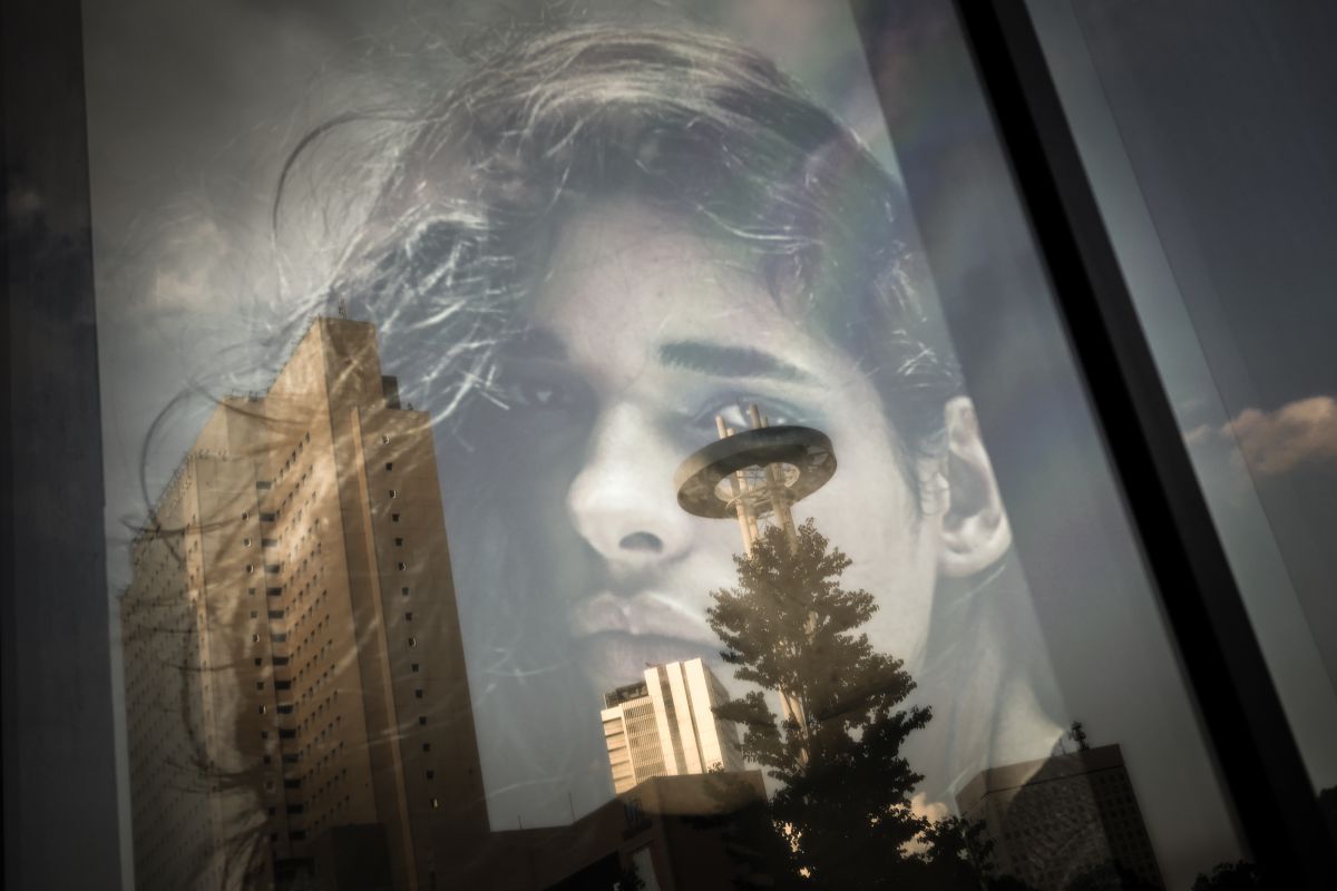 A grass screen | GANREF