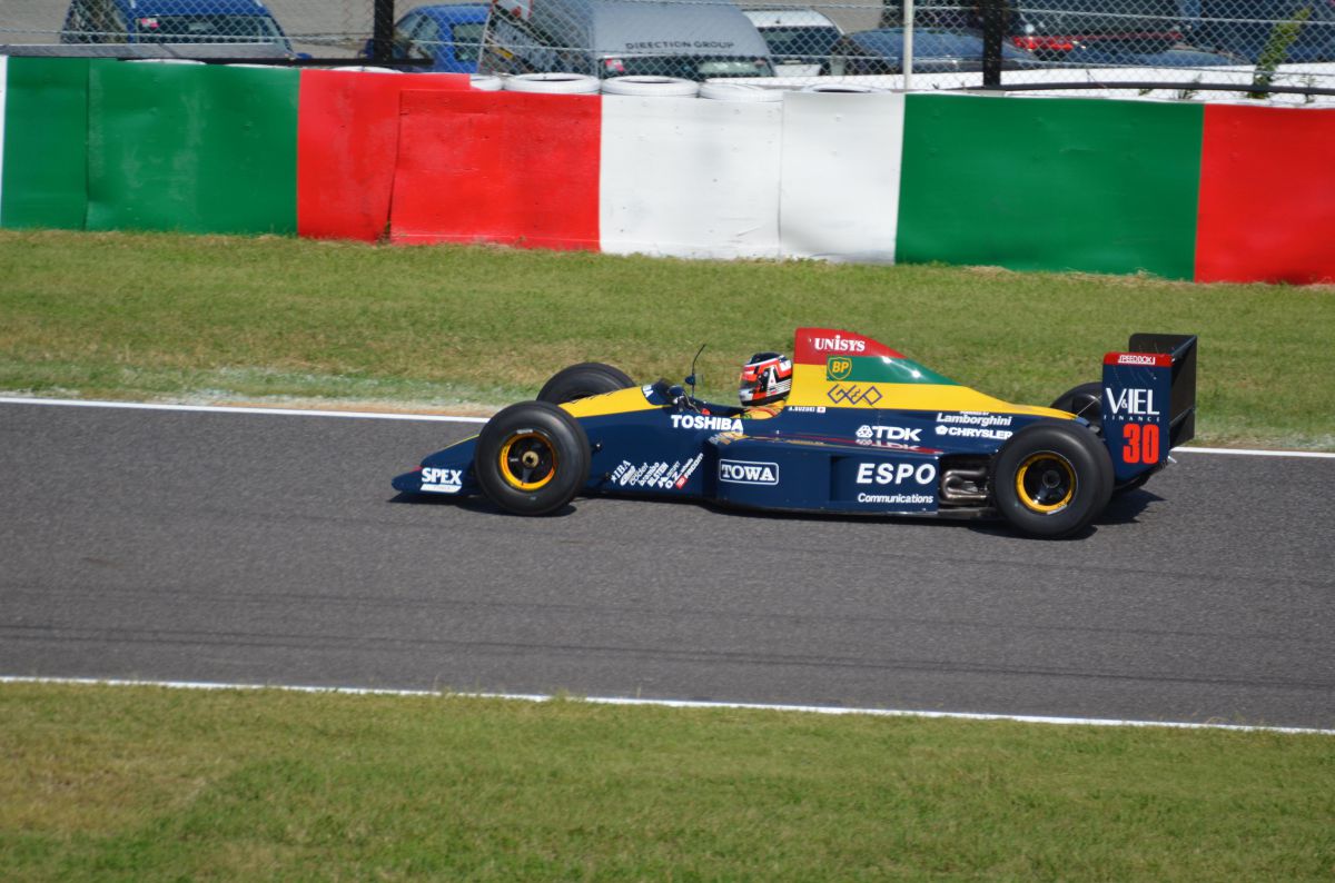 F1マシンデモ走行・ラルースLC90・ランボルギーニ | GANREF