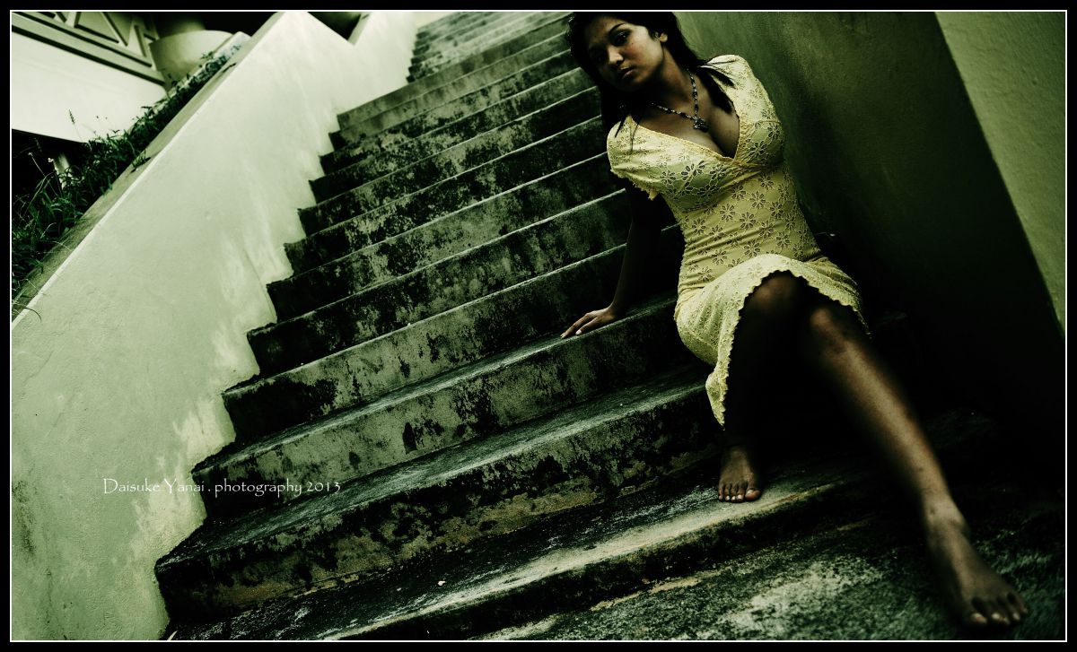 barefoot stairs. | GANREF