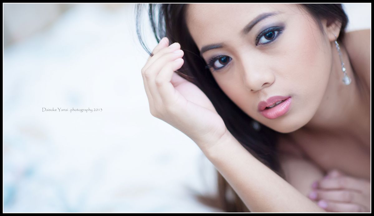 white room. | GANREF