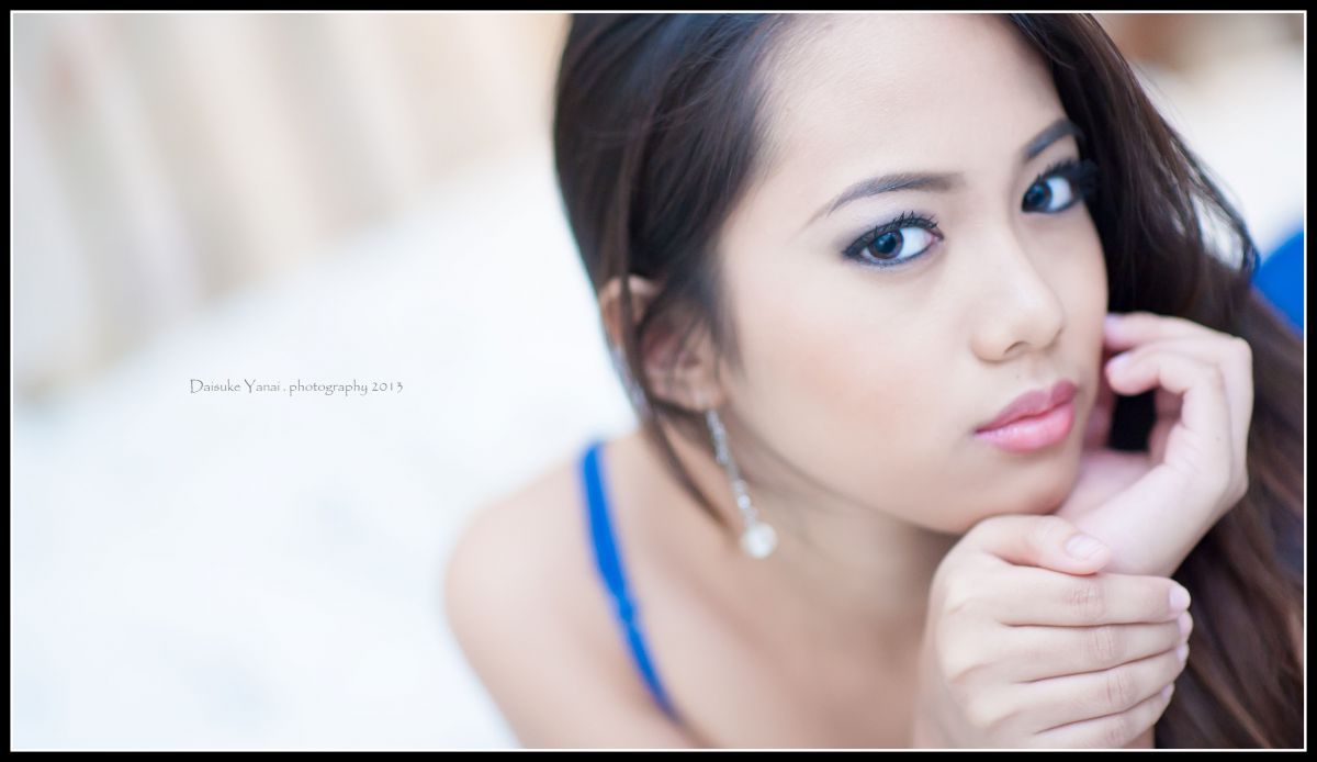 white room. | GANREF