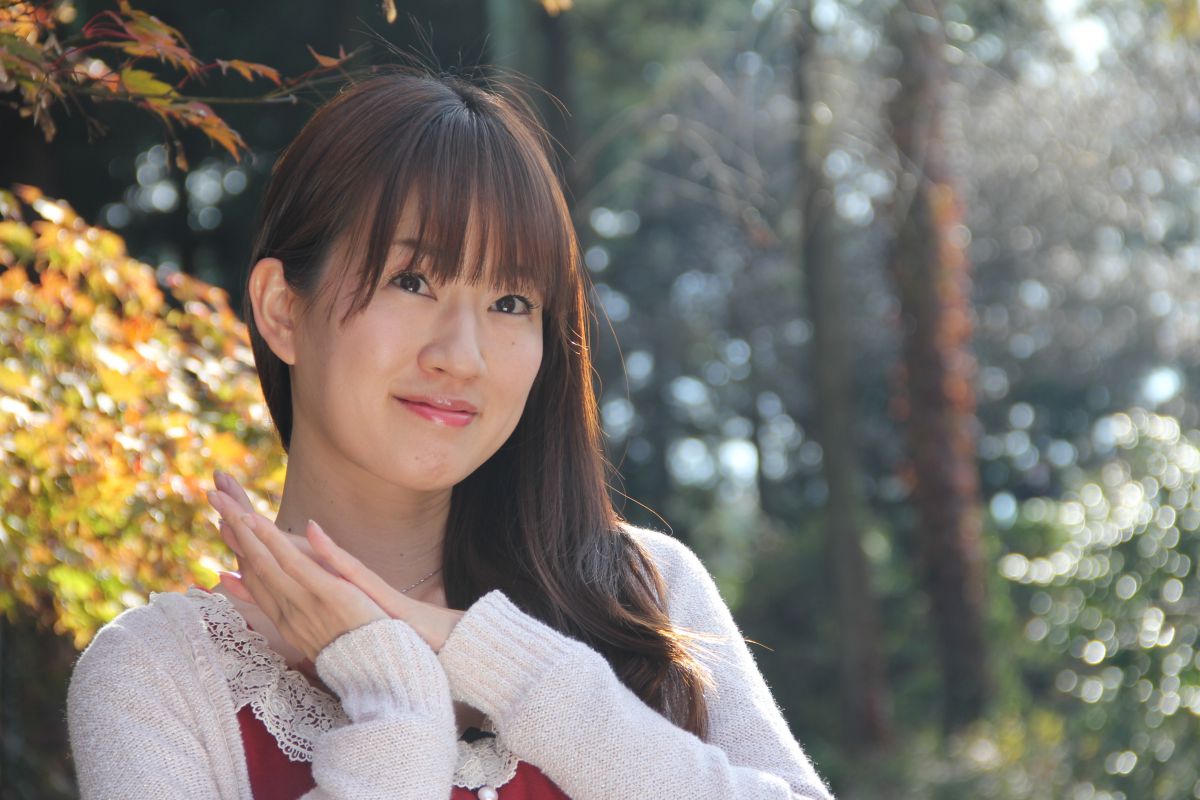 秋の日差しの中で | GANREF