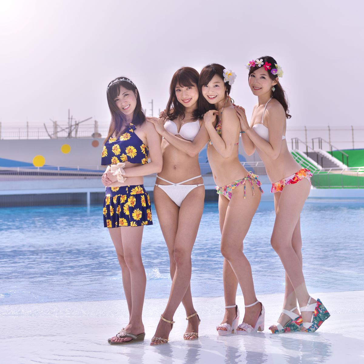 Angels of the poolside | GANREF