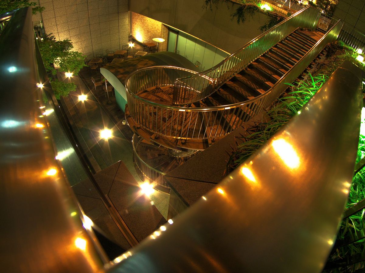 GOING UNDER | GANREF