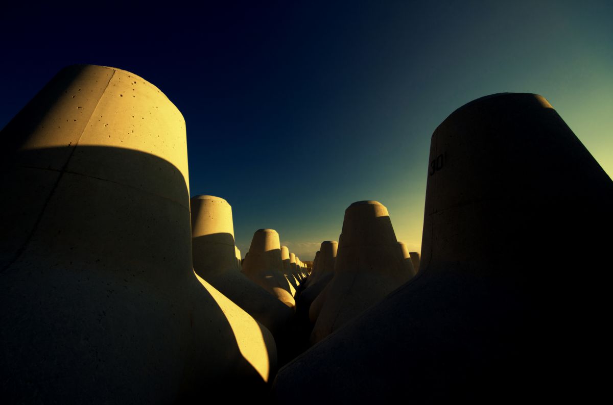 Light and shadow | GANREF