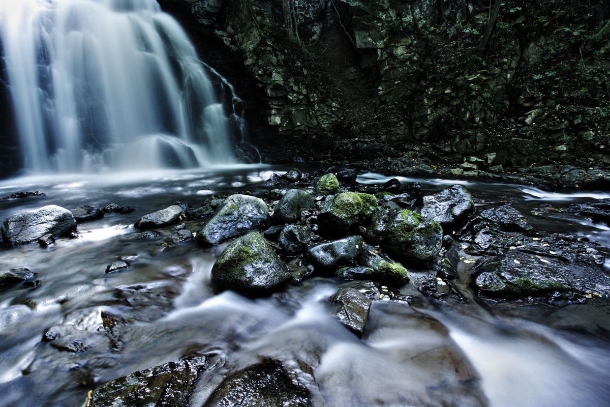 Rocks in waterfall | GANREF