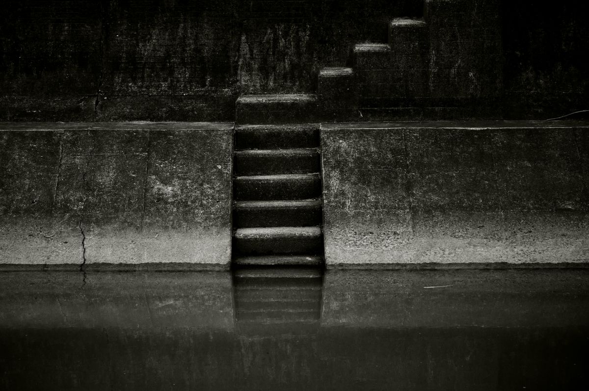 『downstairs』 | GANREF