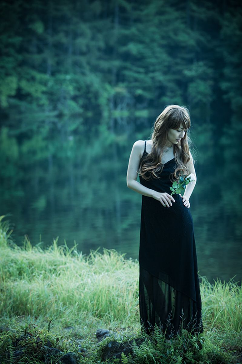 ドレスのオンナ | GANREF