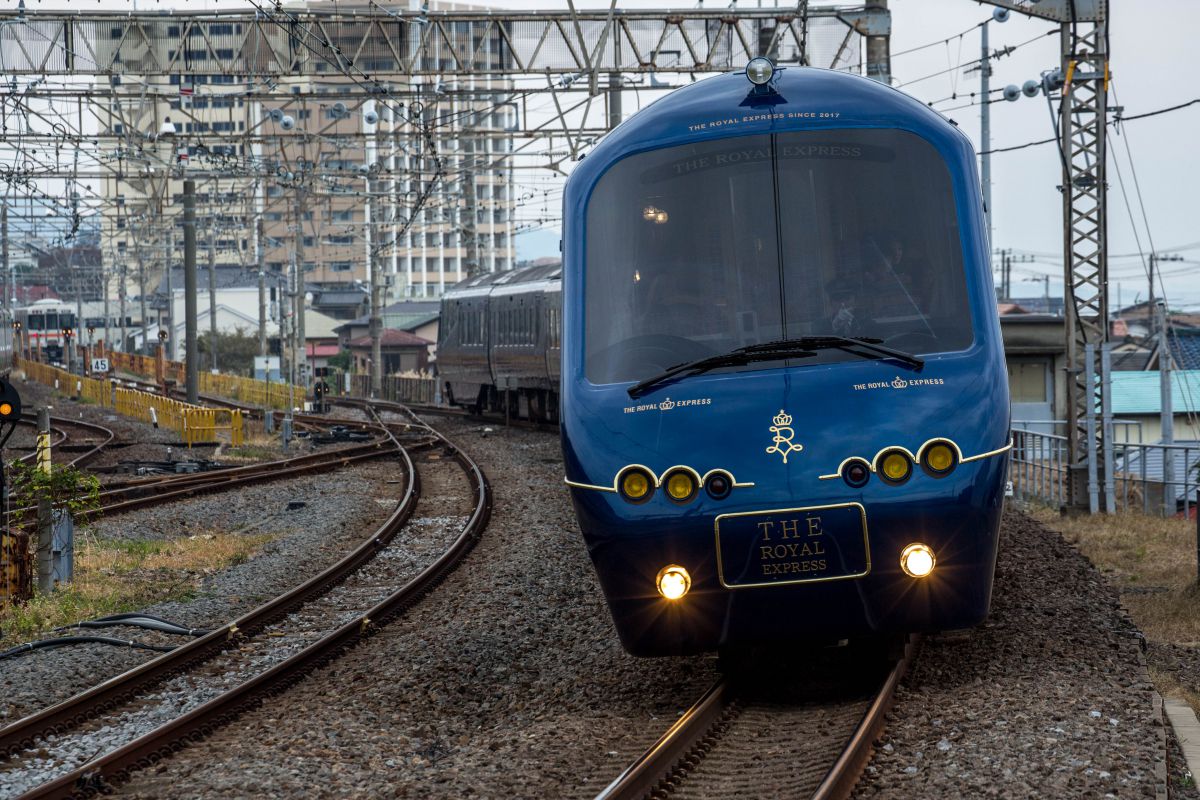 個性的な顔「THE ROYAL EXPRESS」 | GANREF