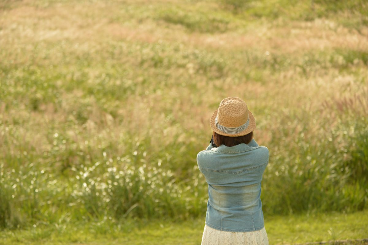 秋を感じる少女 | GANREF
