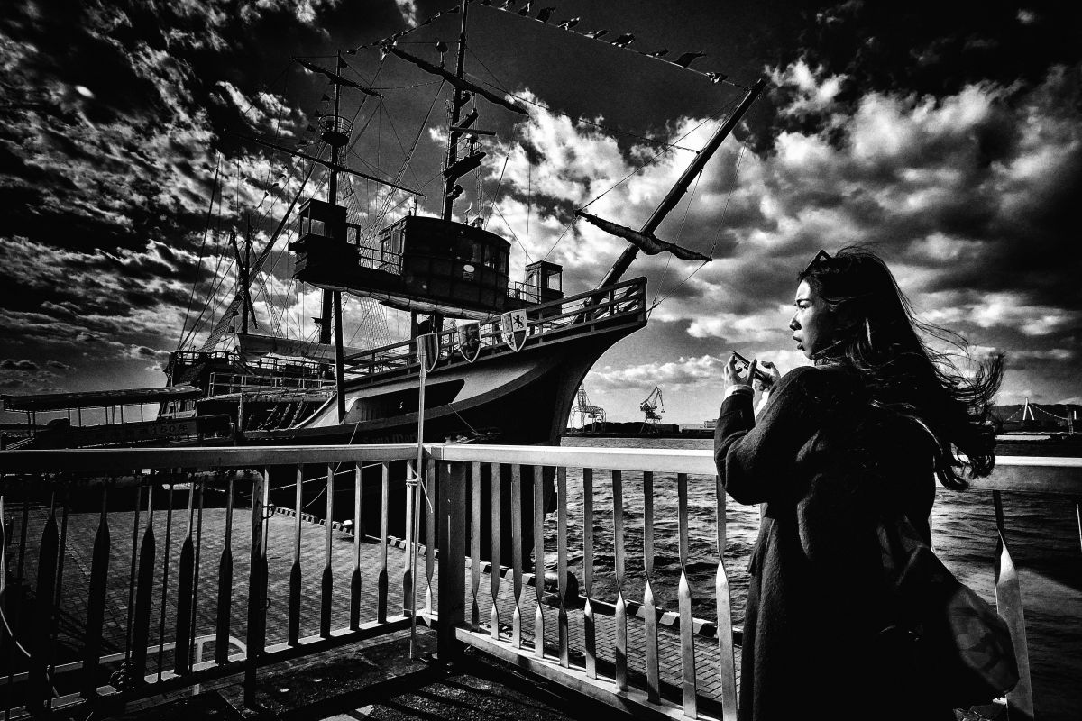 Staring at the Sea | GANREF